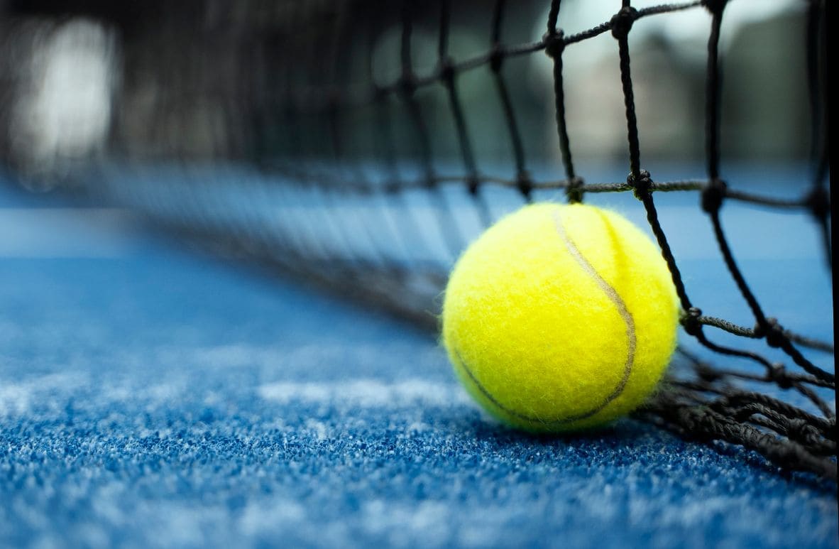 Was ist Padel Tennis? Entdecke die aufregende Sportart!